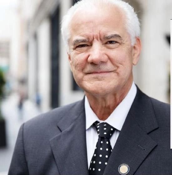 Faustino Bernadett - Dr. Faustino Bernadett