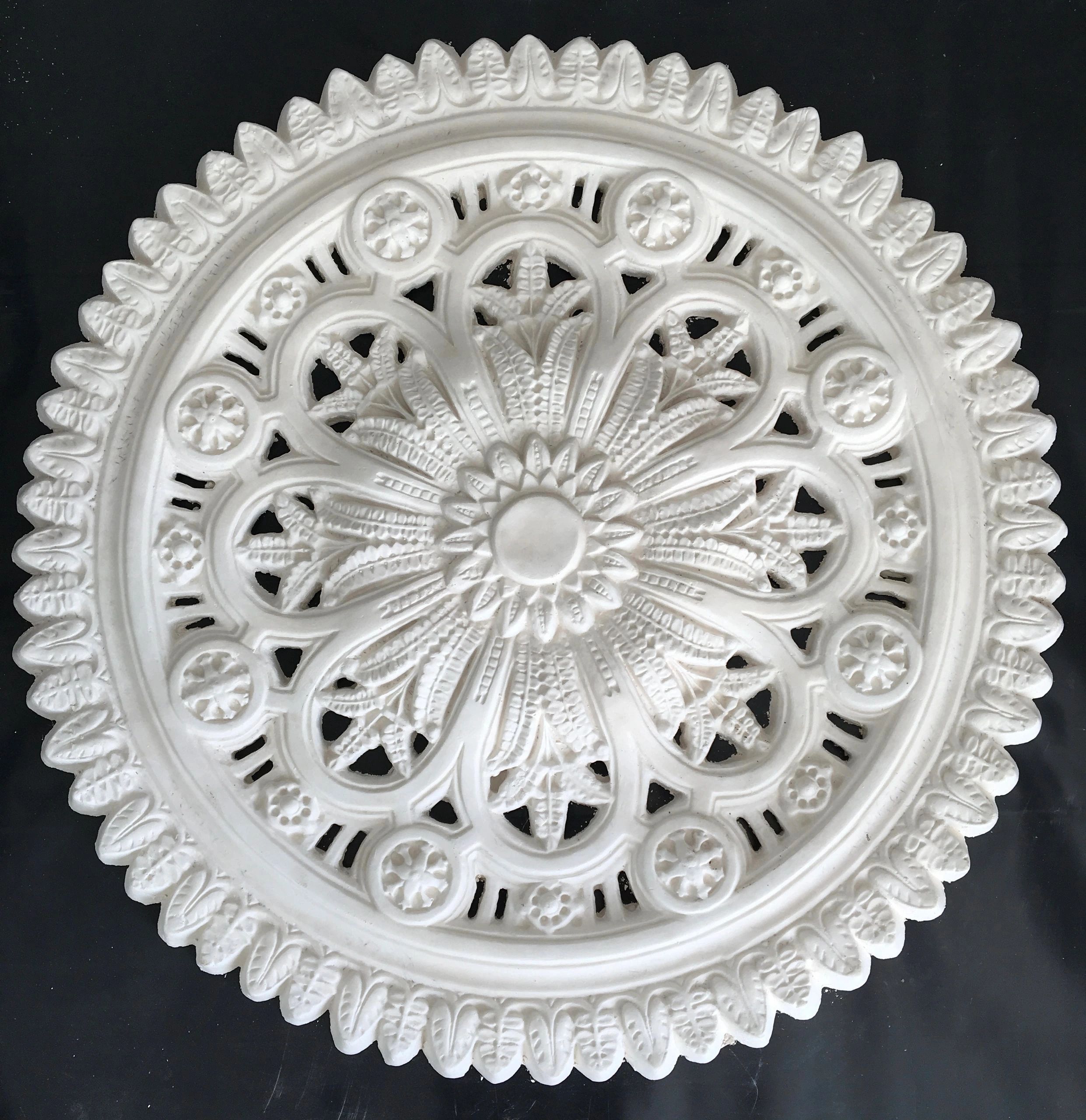 Elegant Ceiling Roses, Coving & Cornice for Your Home Decor