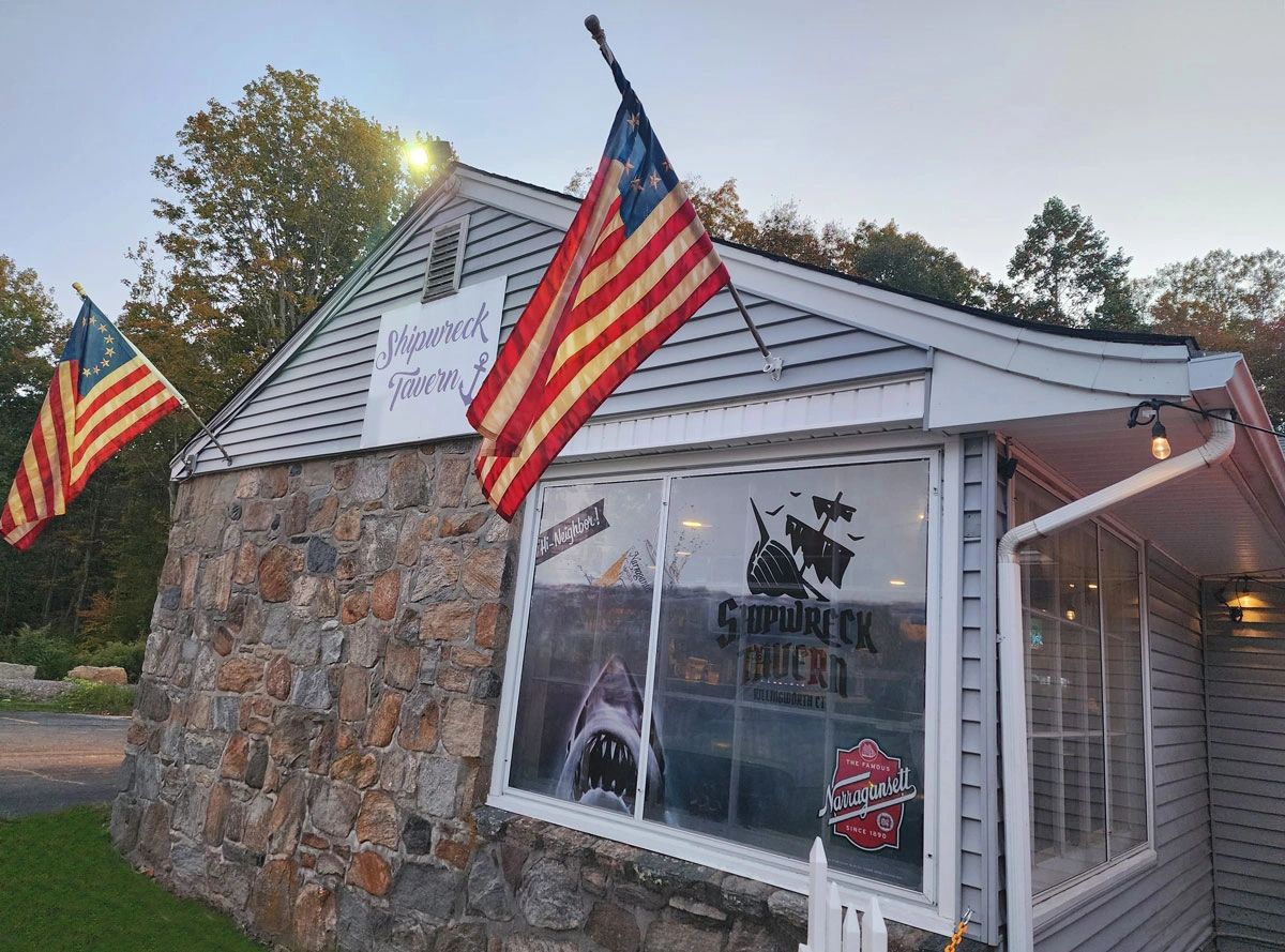 Welcome to Shipwreck Tavern - Killingworth's Best Pub!