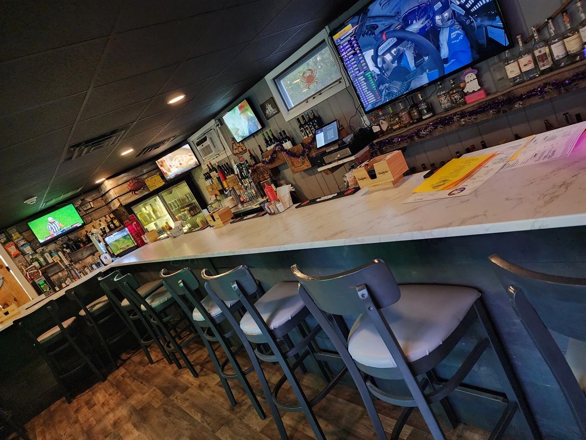 Welcome to Shipwreck Tavern - Killingworth's Best Pub!