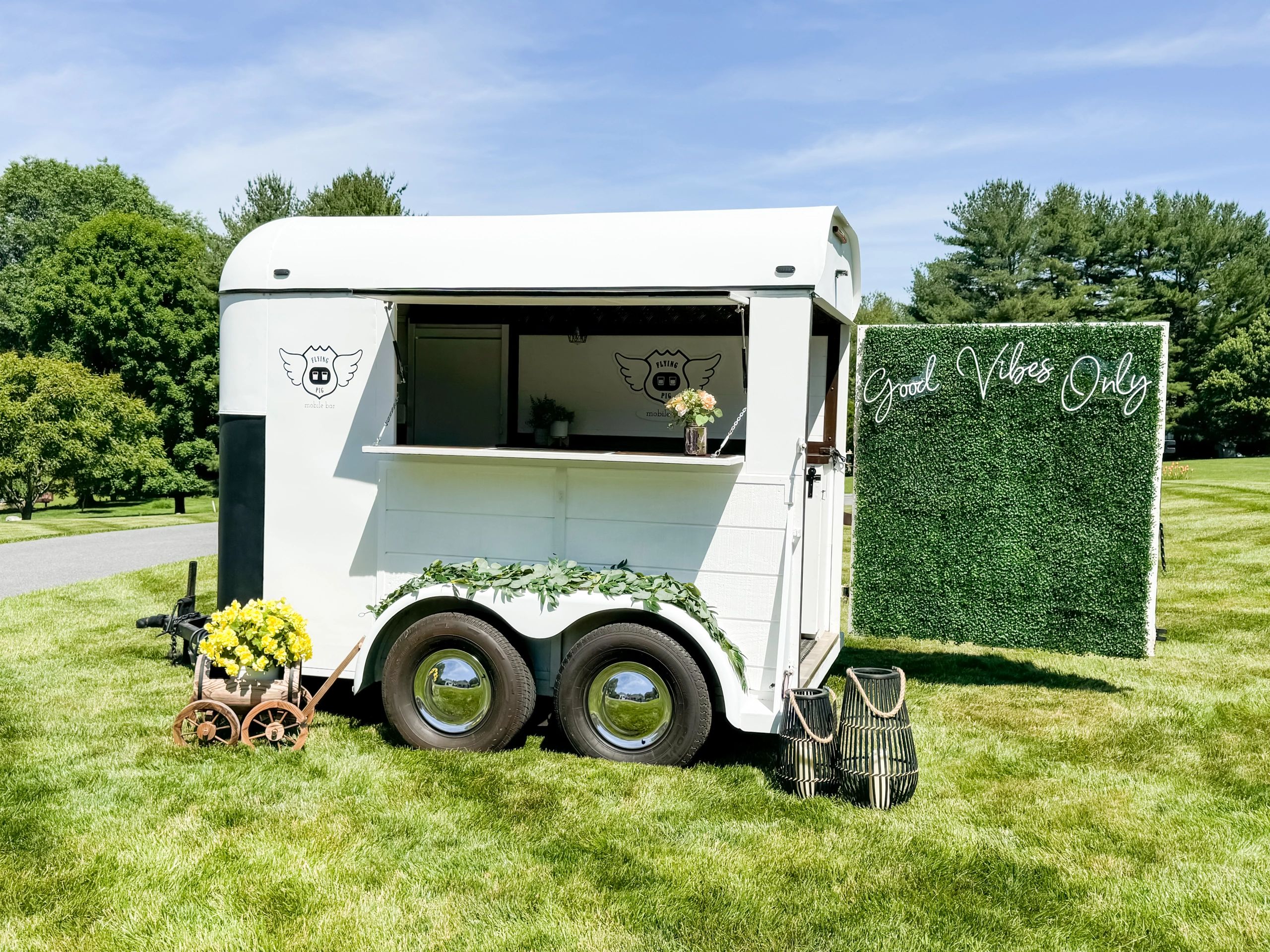 Flying Pig Mobile Bar