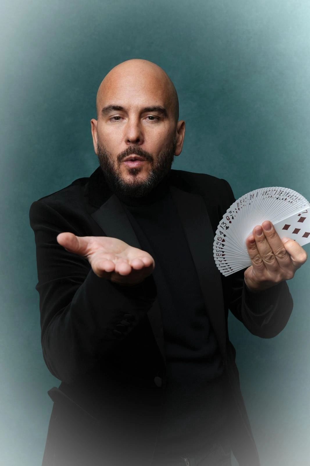 Close Up Magician for Unforgettable Events in London