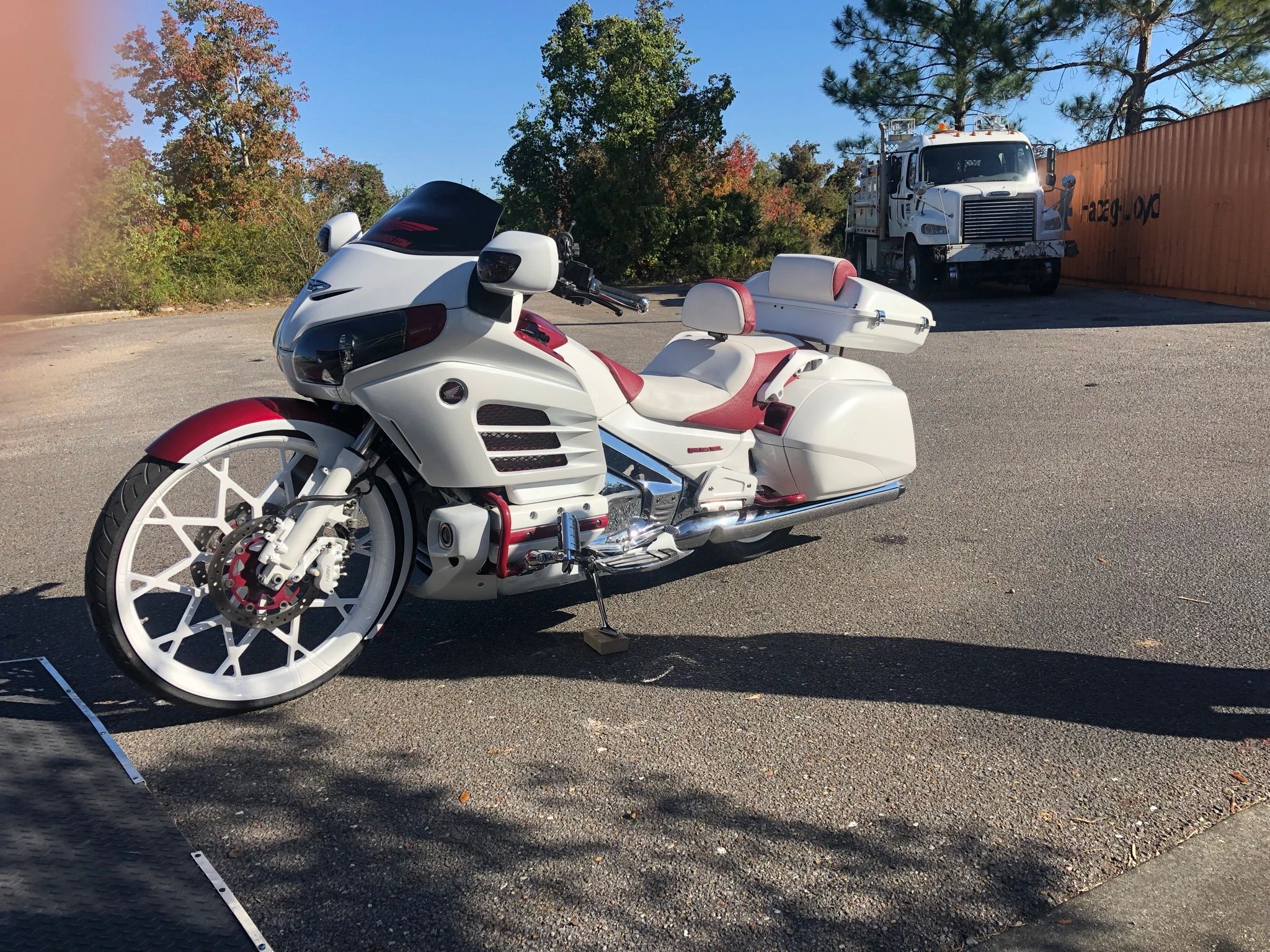 Kustomwings - Custom Goldwing, Audio, Custom Motorcycles