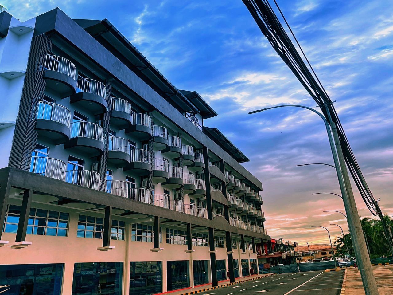 Wingtatgrandhotelsemporna