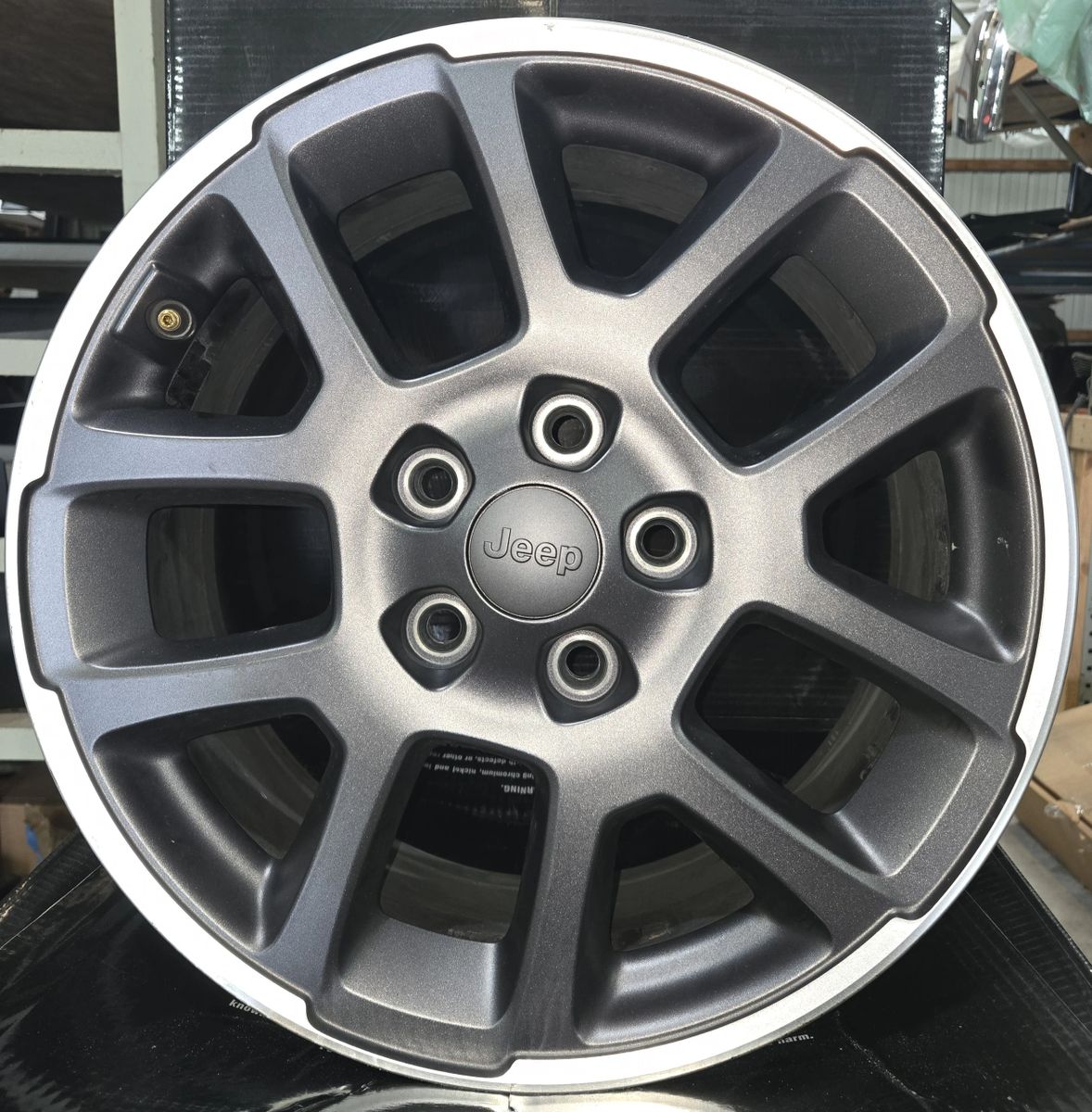 18" Jeep 5 lug Aluminum Argent, Bare wheels, Complete set of FOUR