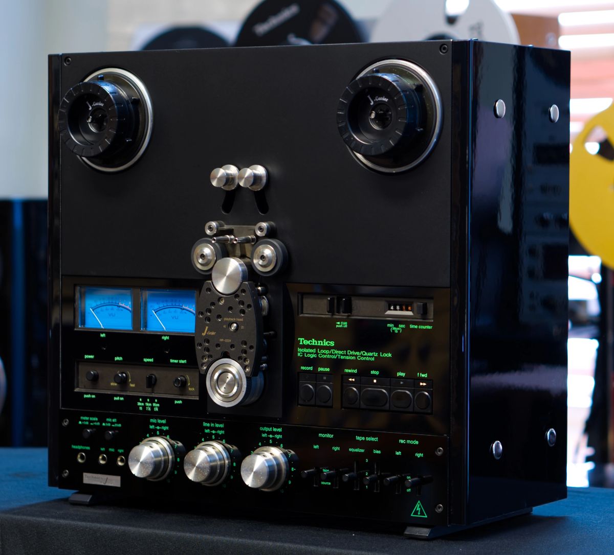 Technics RS-1500 "Midnight" McIntosh-style