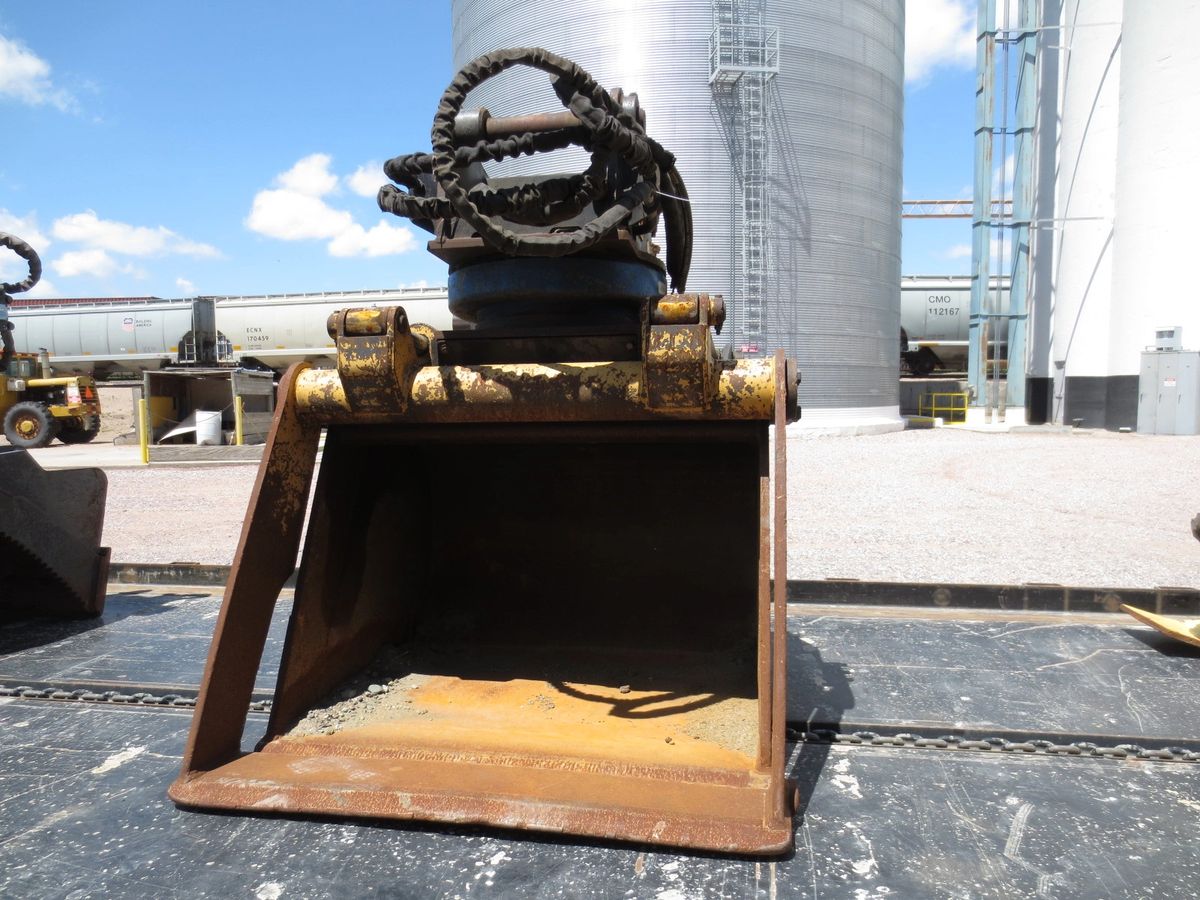 360 DEGREE GRIP AND DITCH 4 DYMAX CLAM BUCKET SN# 153249 - CAT 312 LINKAGE