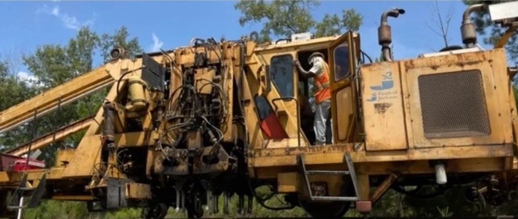 JACKSON 6700 SMALL CAB PRODUCTION RAILROAD TAMPER WORK READY