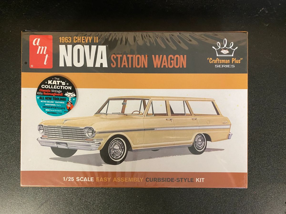 AMT 1202 1963 Chevy II Nova Station Wagon
