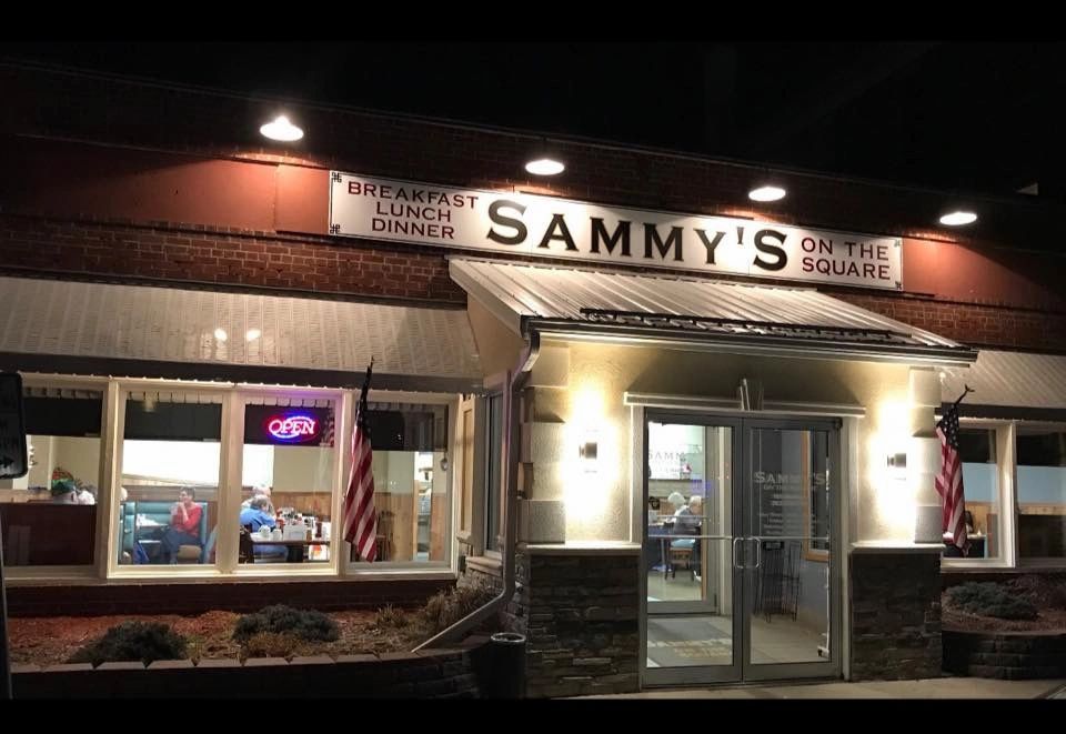 Sammy's On The Square - Restaurant - Walworth, Wisconsin