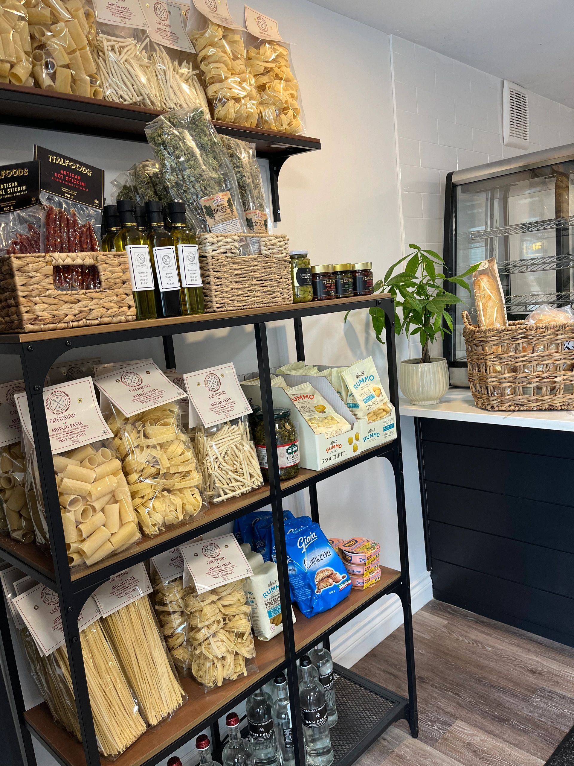 Authentic Italian Restaurant | Café-Postino