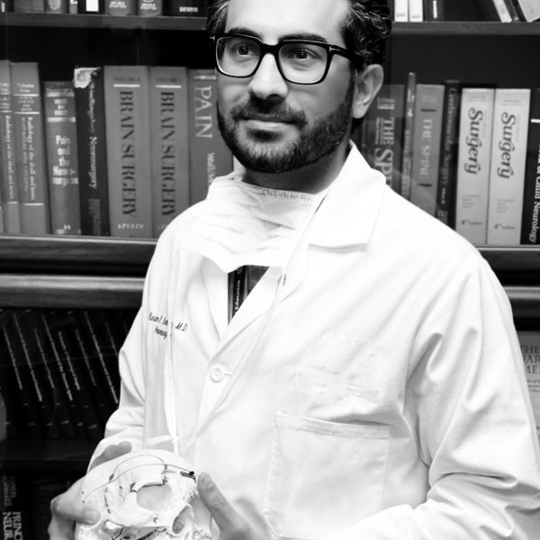 Expert Endoscopic Brain Surgery