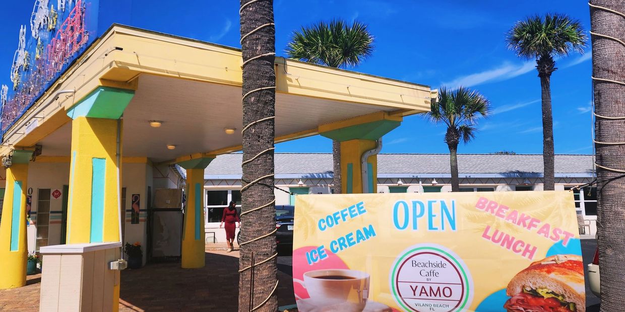 Beachside Caffe by YAMO