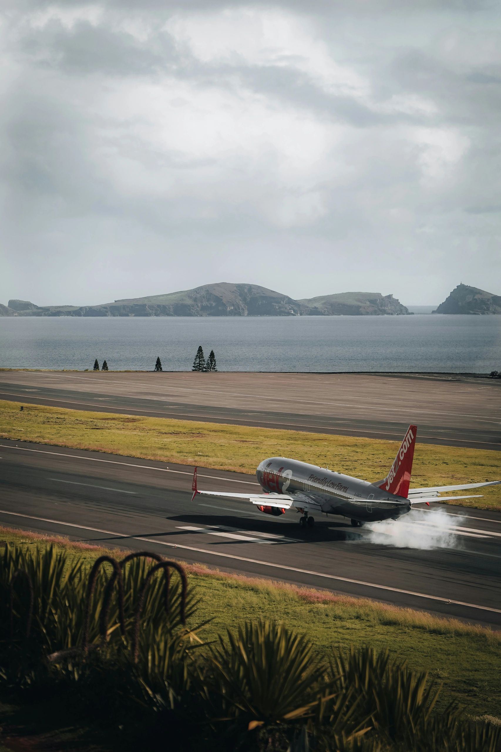 Why Aircraft Take Off and Land Into the Wind: Explained
