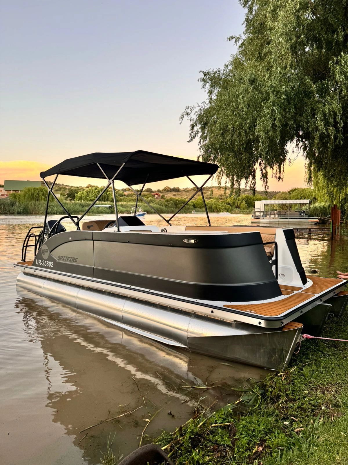 Spitfire Pontoons - Home