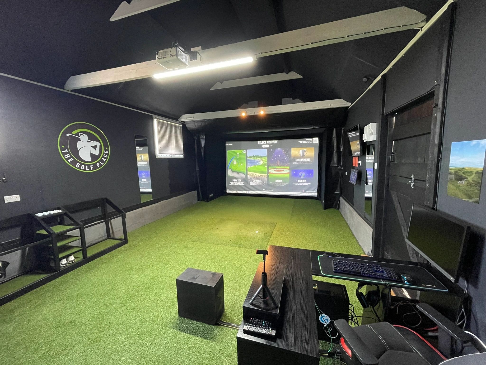 The Golf Place: Virtual Golf Experience