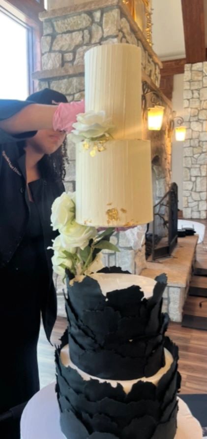 Custom Cakes | The Brooks Bake House