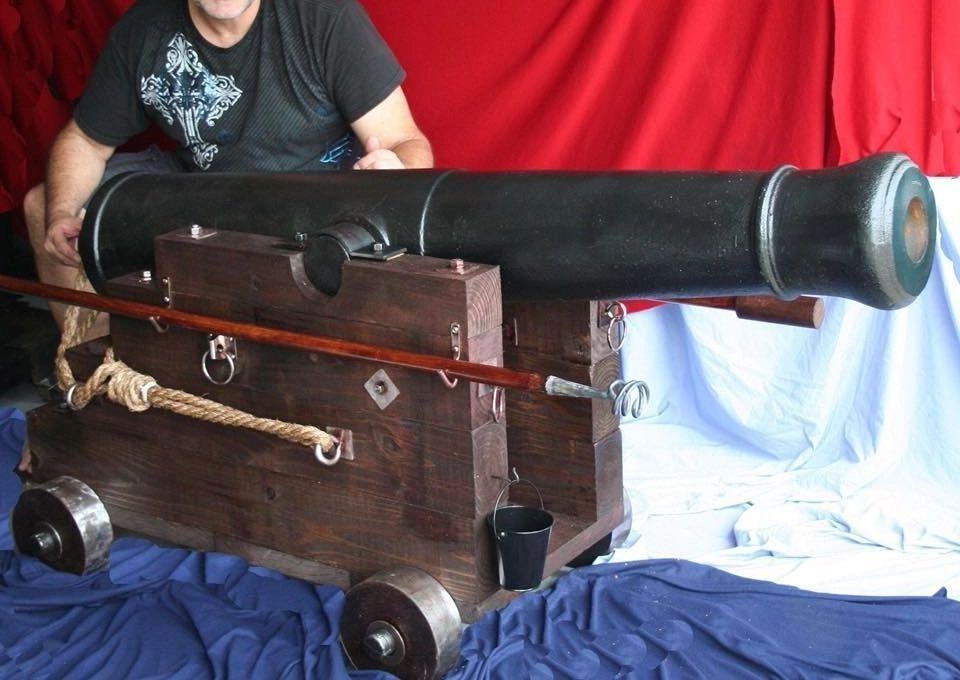 FULL SCALE NAVAL CANNON