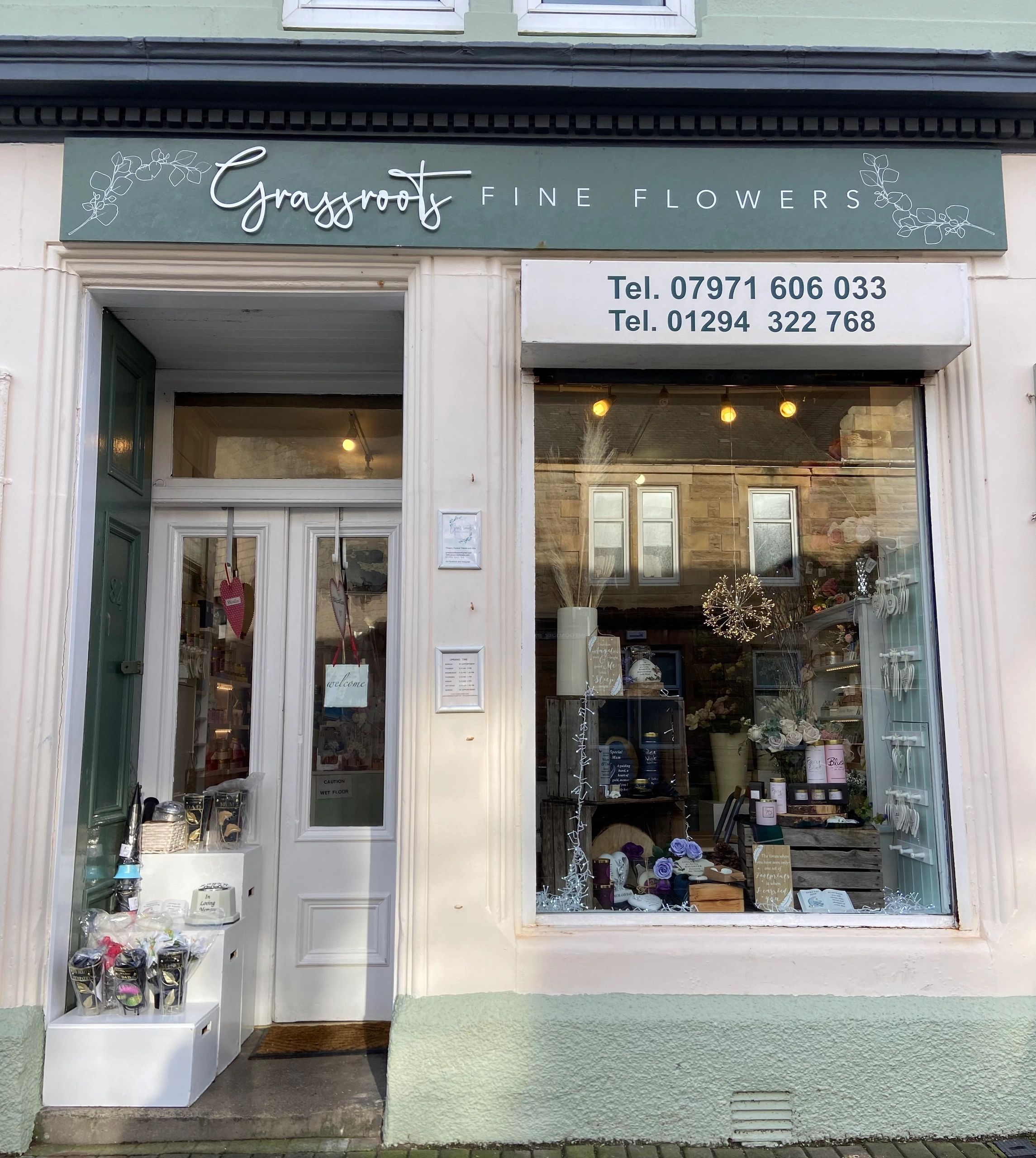 Grassroots Fine Flowers - Flowers, Florist