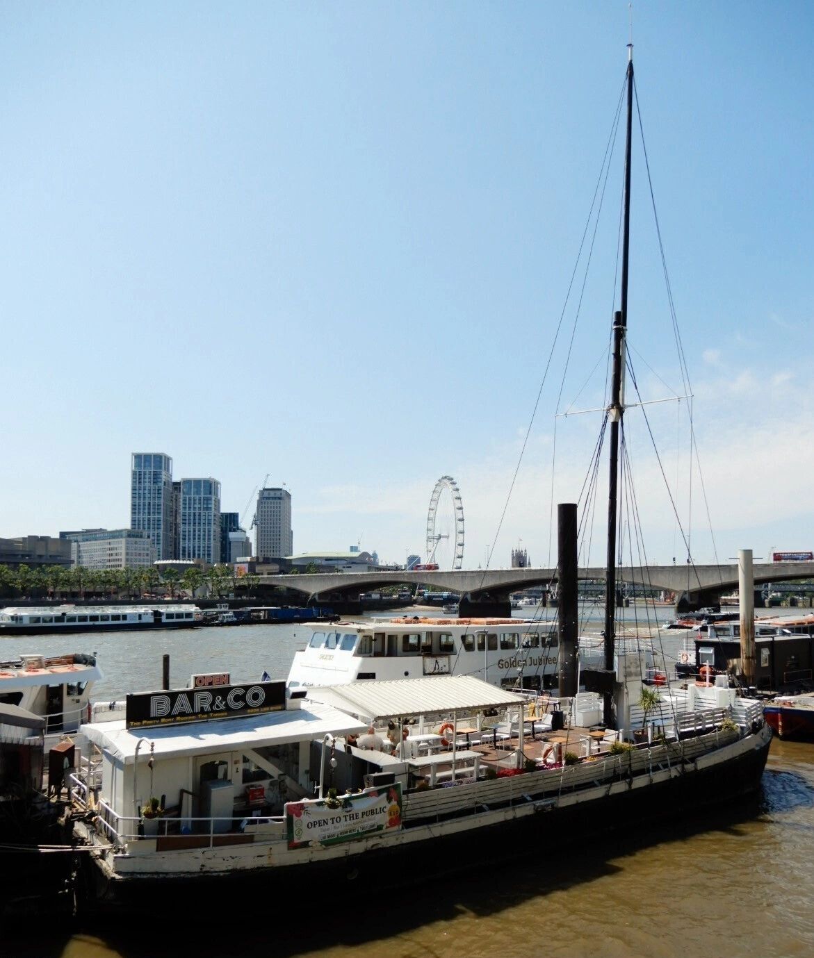 Historic Thames Barge Sinks at Temple Pier
