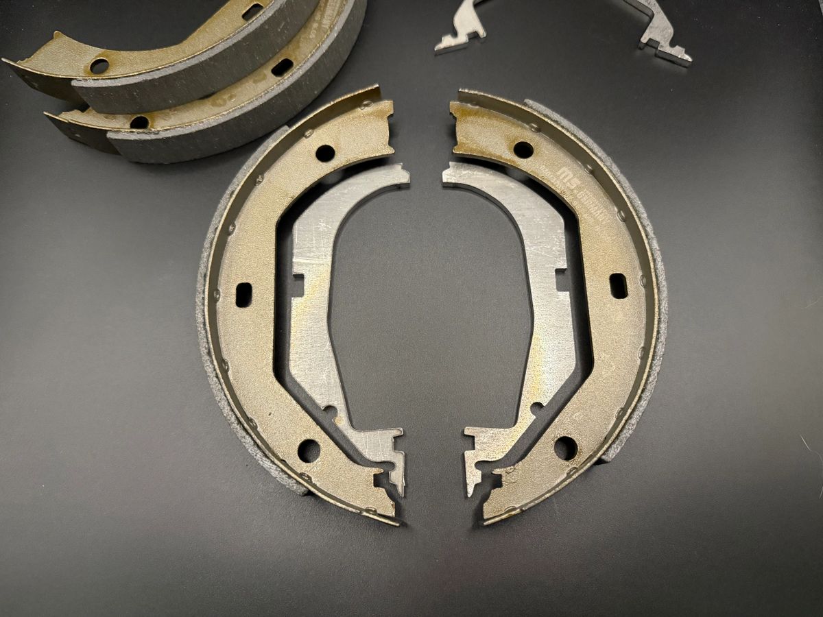 BMW Handbrake adapter kit 160mm to 185mm (wed in)