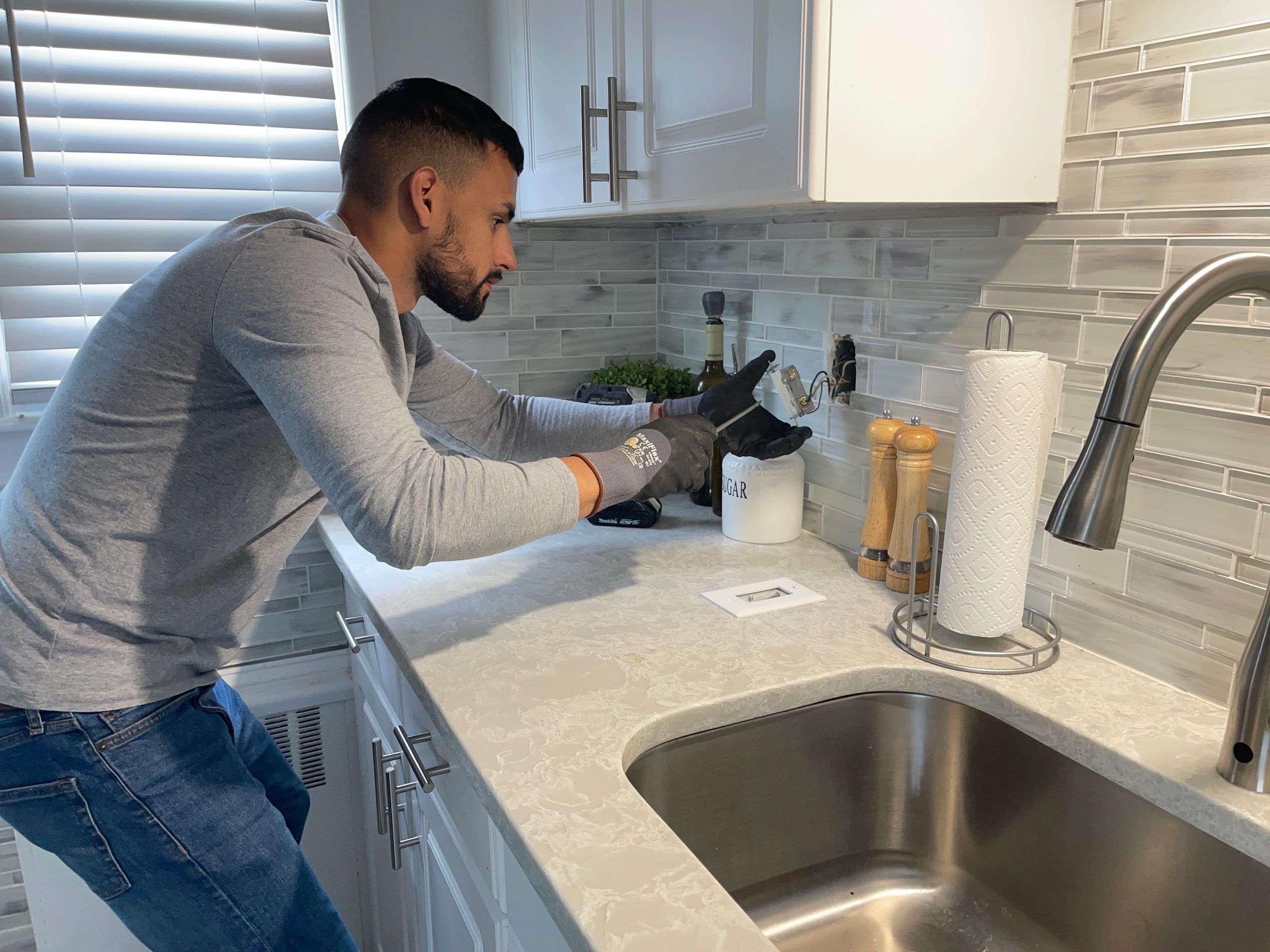 E.Roman Electric LLC