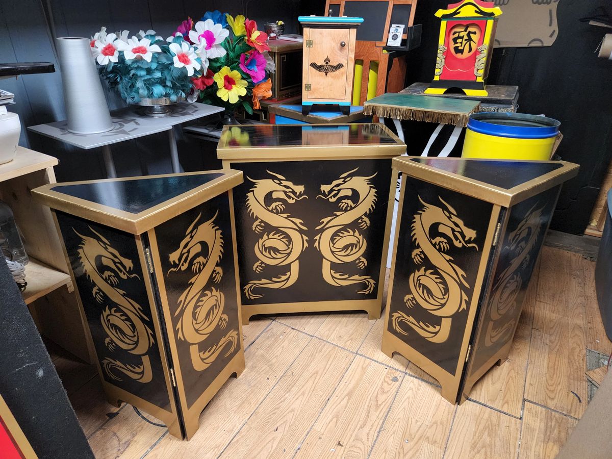 Ozark Magic full set dragon table and side screen table