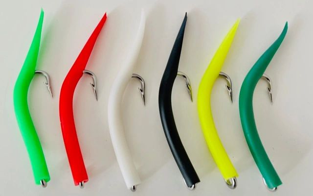 Package of 6 SiliconeTube Tails With Stainless Steel Hook