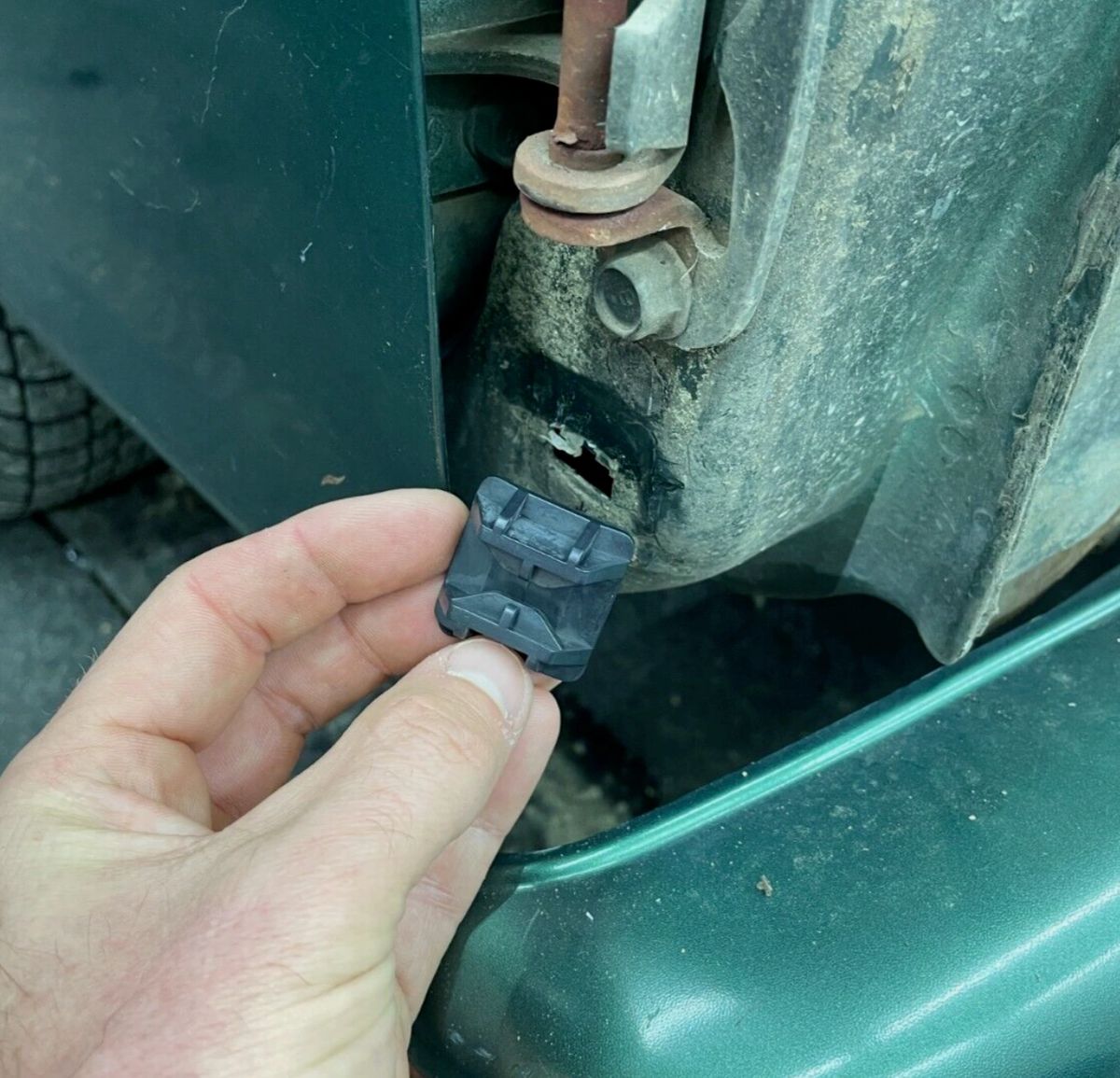 Subaru Sambar Front Bumper Clip Body Clip KS KV