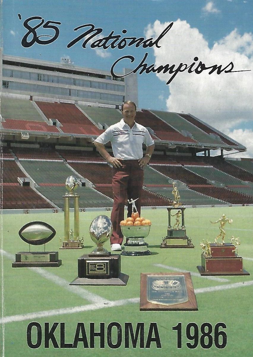 1986 Football Media Guide