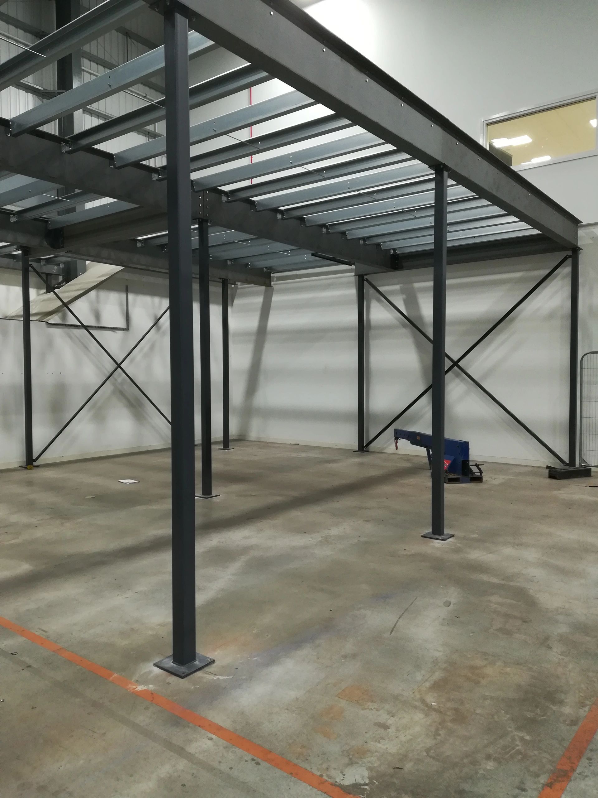 Construction of mezzanine floors