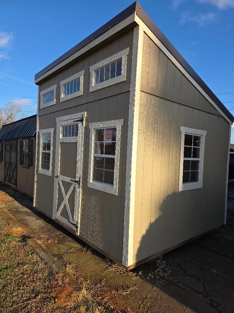 Studio - 10 X 12 - Taupe with Navajo White Trim