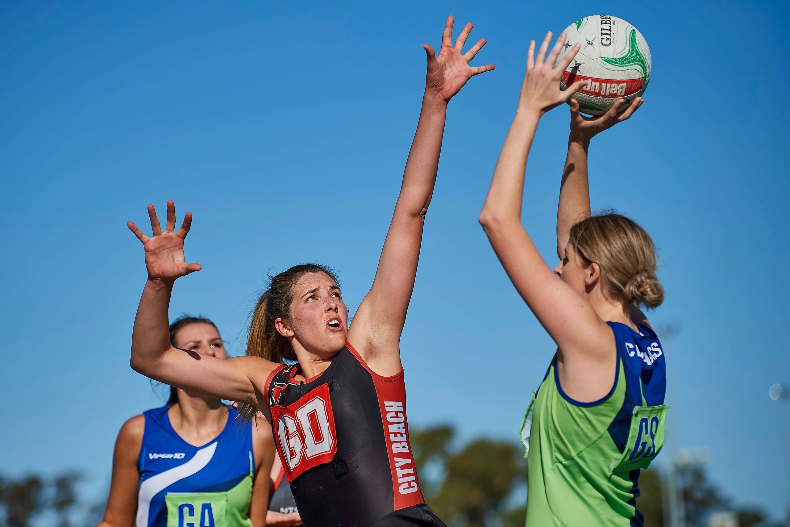 Forcing Lateral Play: Mastering Tall Hands in Netball