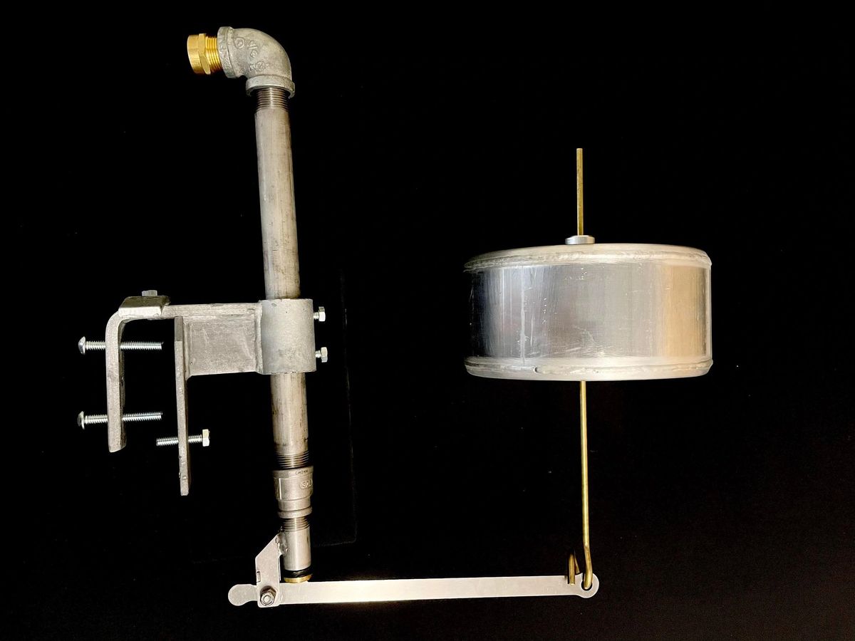 8" Pan Float, 1/2" Valve and Side Mount