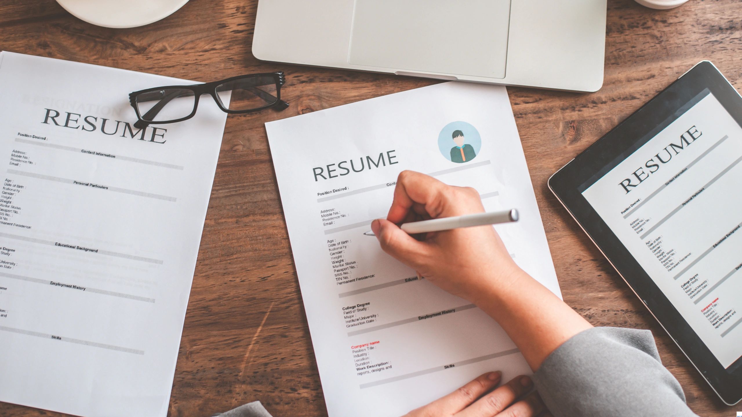 How Far Back Should a Resume Go? Expert Tips and Guidelines