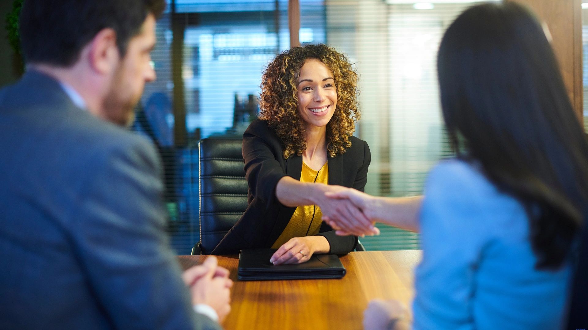 Women's Interview Outfits: Professional Attire Guide (2025)