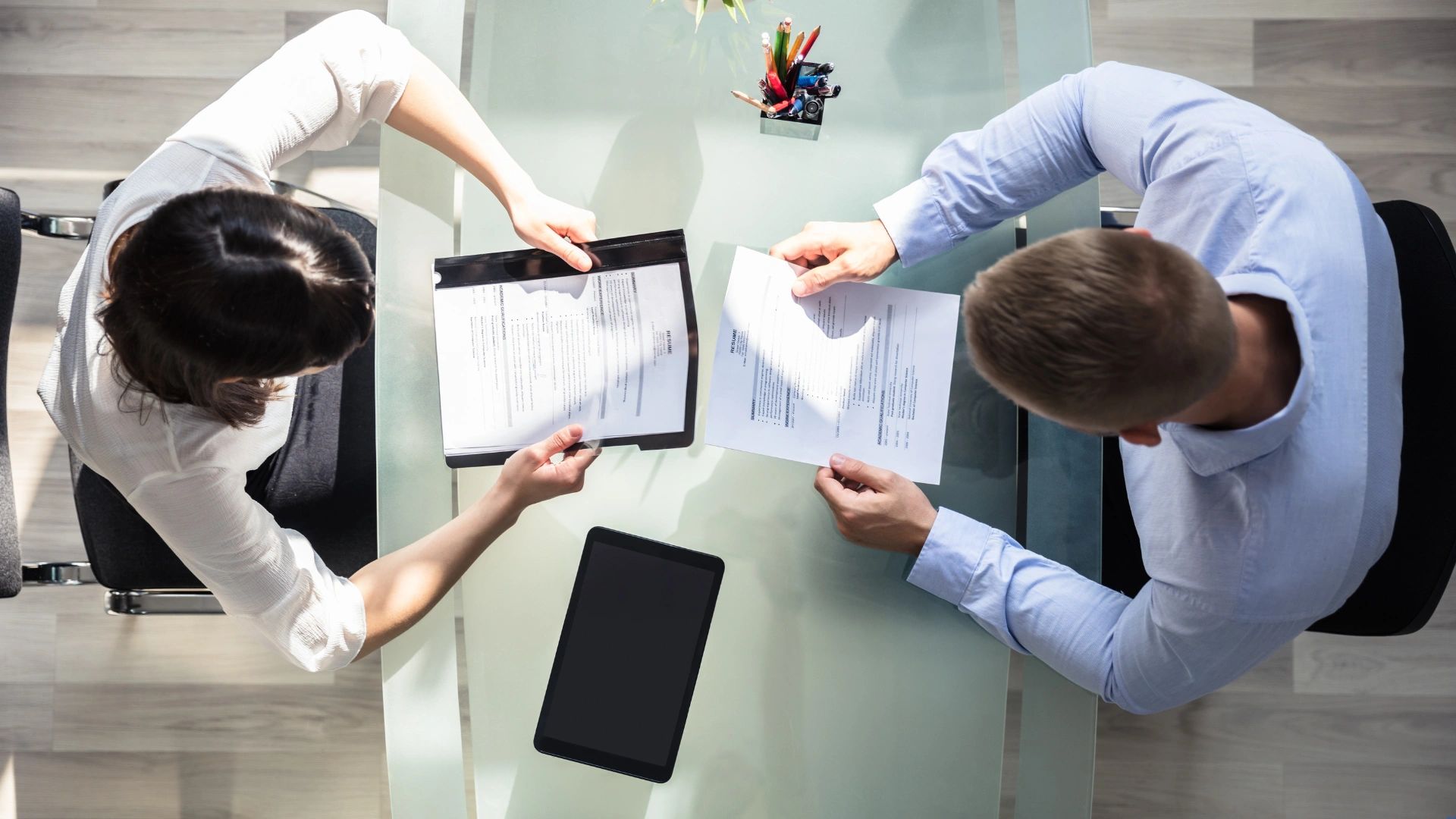 How to Give References in Resume: Complete Guide