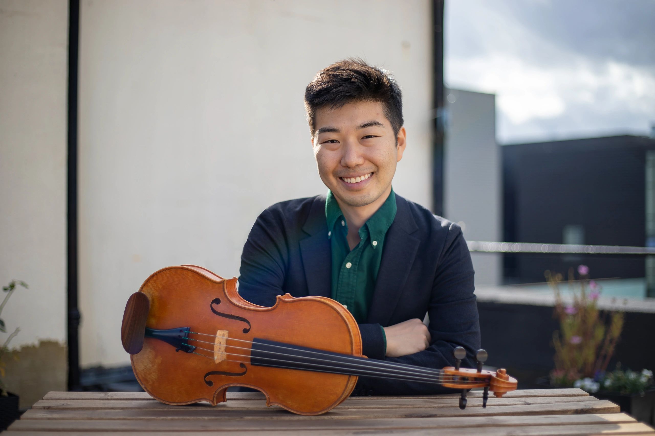 About - Long Okada | Viola & Baroque Violin