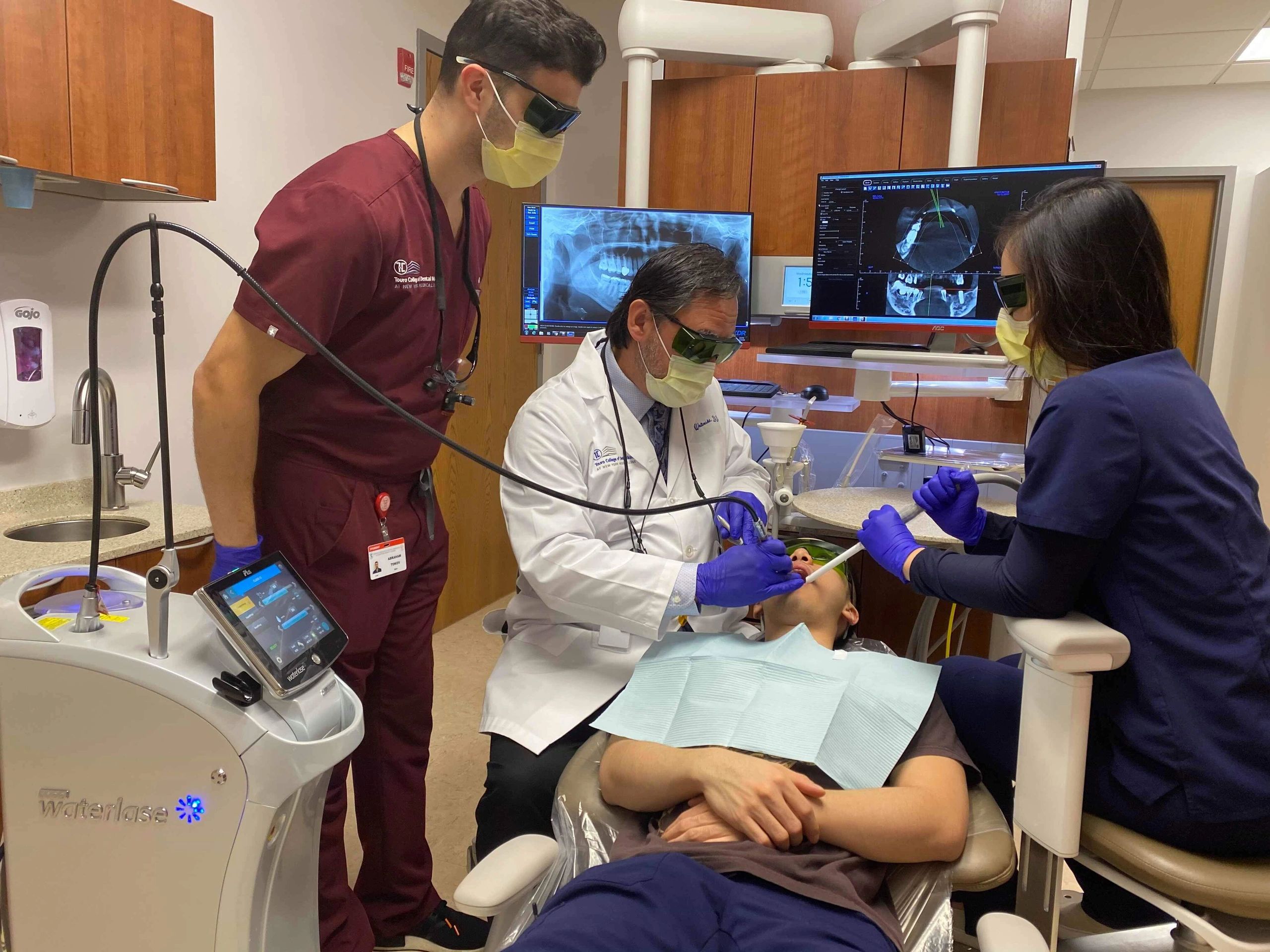 Dr. Chris Walinski - Gum Disease, Cosmetic Dentist, Veneers