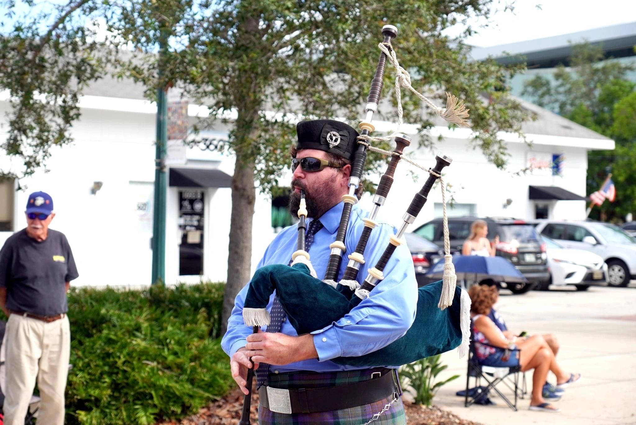 Top Bagpiper for Hire | Bagpipes Player | Big Blue Bagpiper