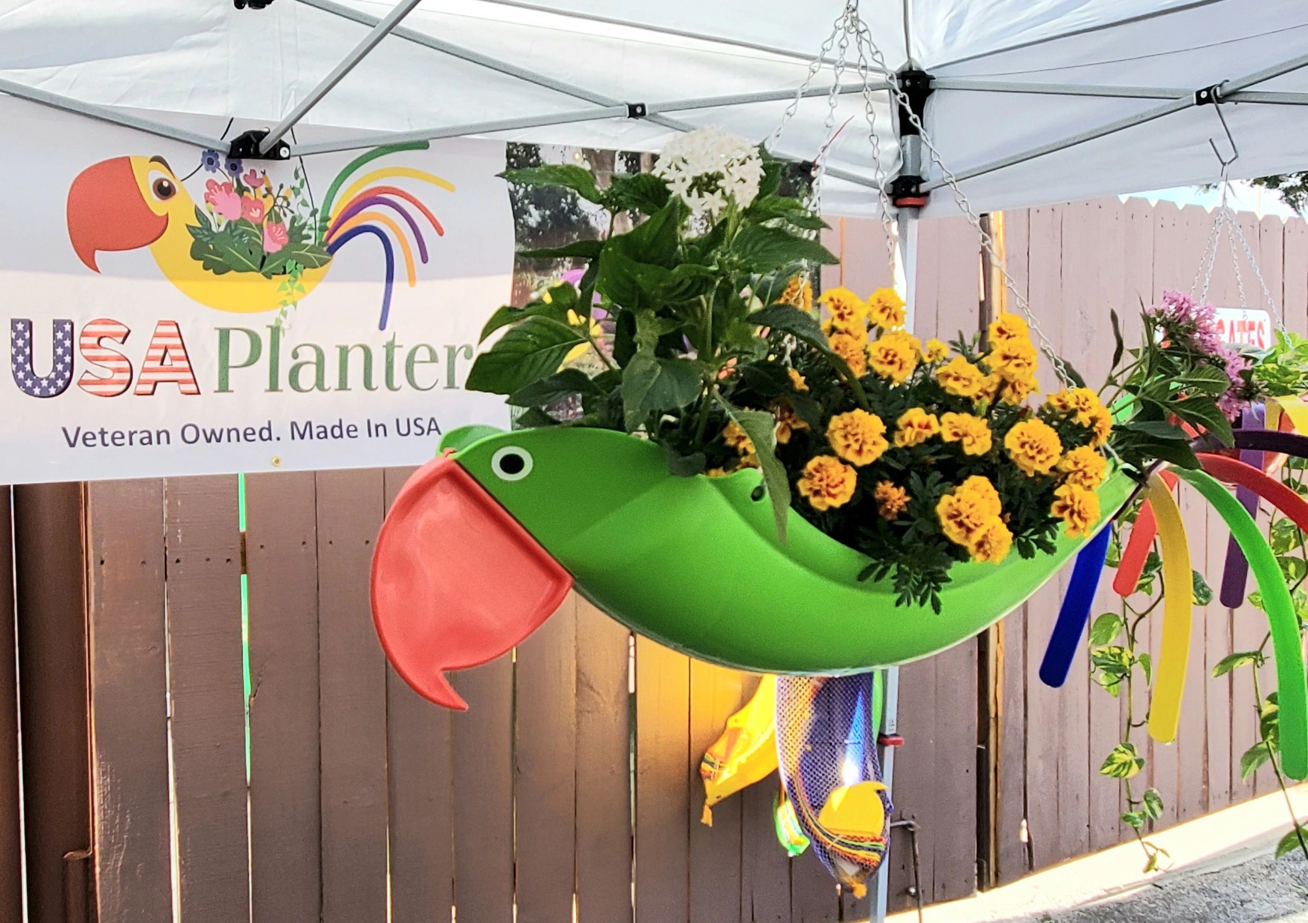 Outdoor & Gardening Planters & Pots Green Parrot Planter with purple ...