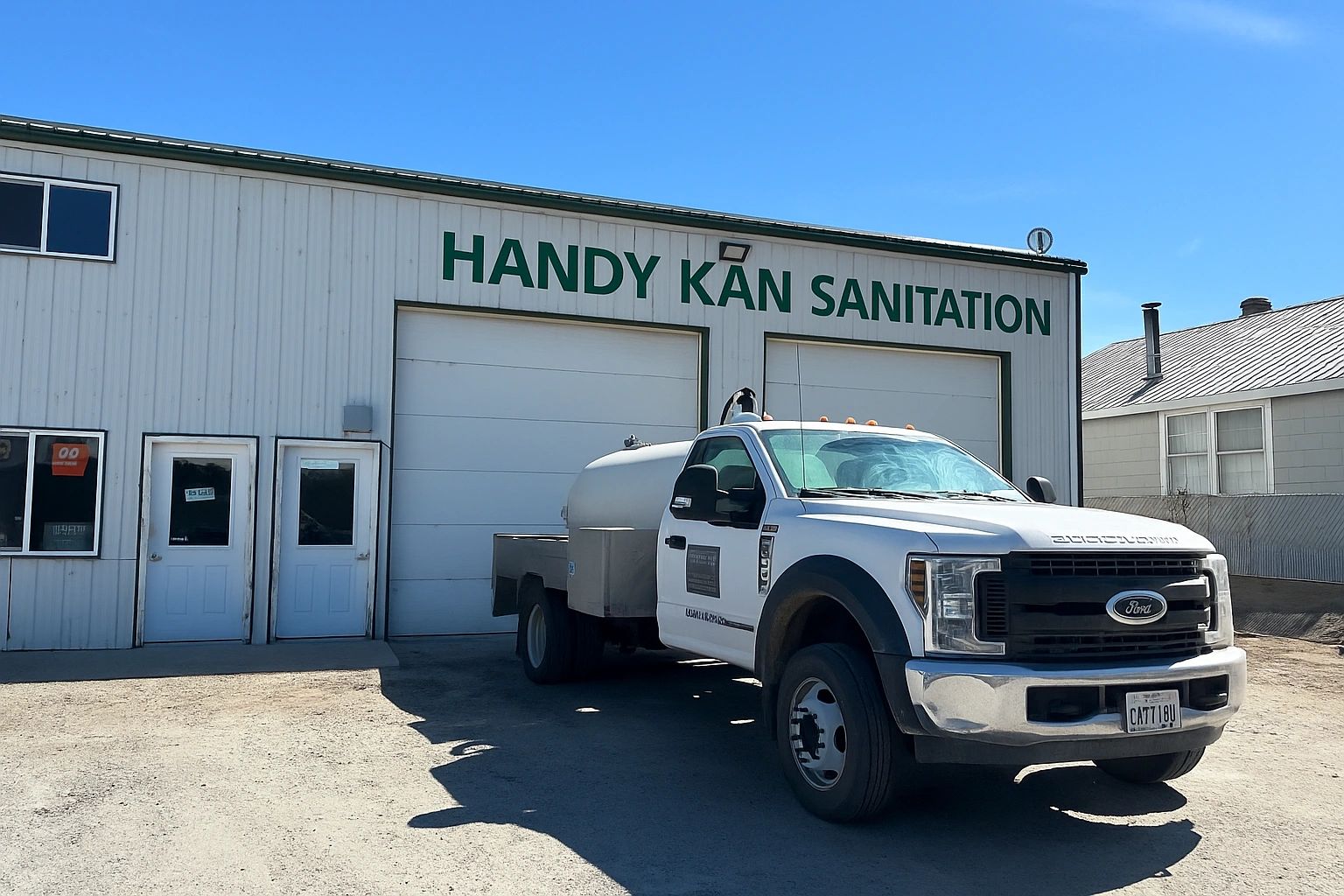 Reliable Portable Toilet Rental Services | Handy Kan Sanitation