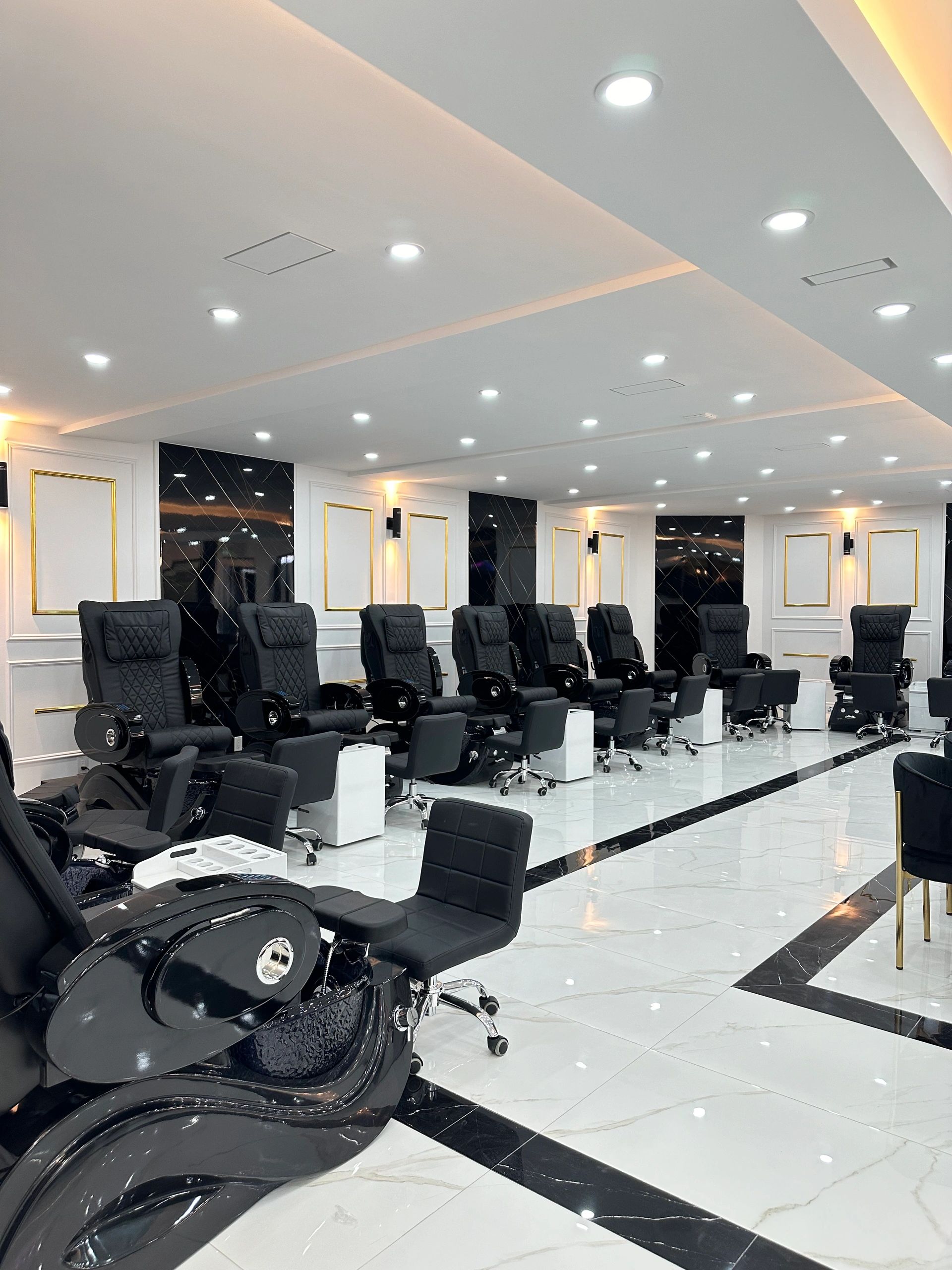 Pedi n nails store