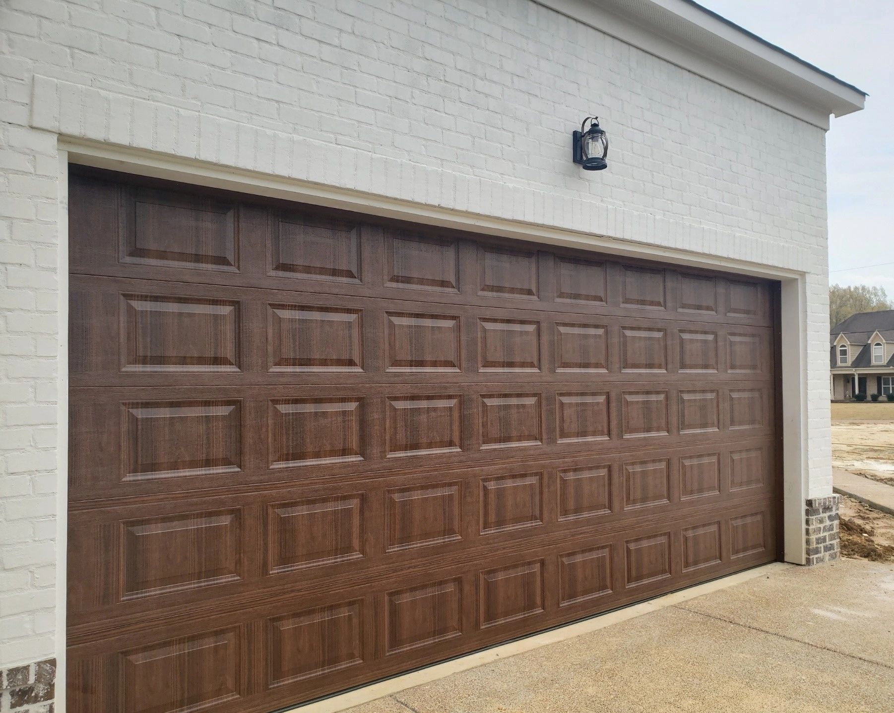 Lincoln short panel in walnut wood grain