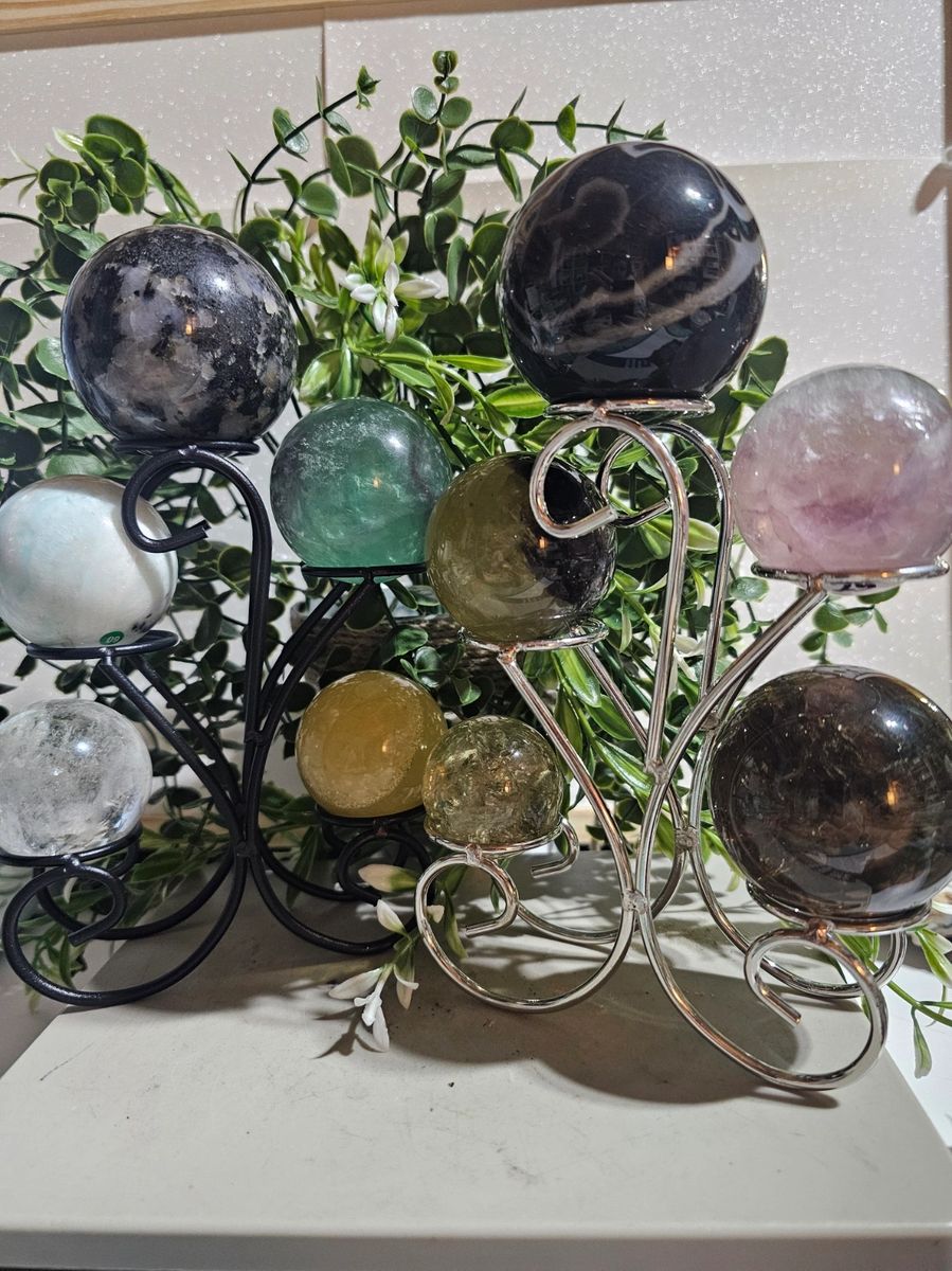 Metal 5 sphere stand