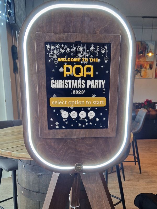 Effortless Events UK - Selfie Pod, Photo Booth Hire, Selfie Photo Booth