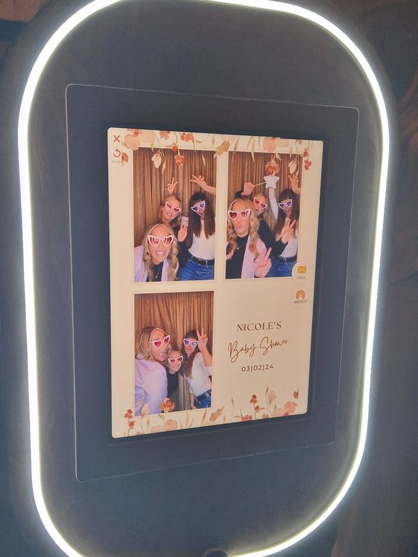 Effortless Events UK - Selfie Pod, Photo Booth Hire, Selfie Photo Booth