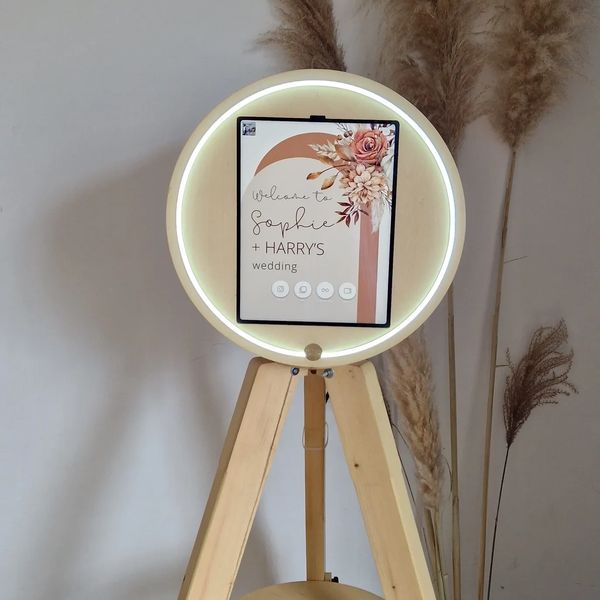 Effortless Events UK - Selfie Pod, Selfie Photo Booth, Photo Booth
