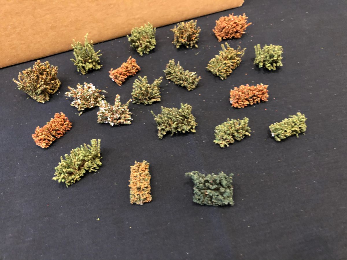 K&M TREES ASSORTED BUSHES AB1 PACK OF 20