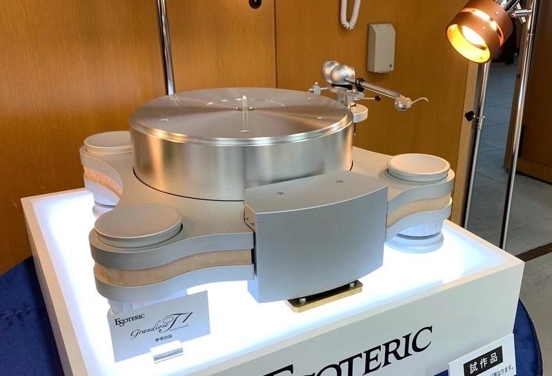 Japan’s Esoteric Launches Its First-Ever Turntable